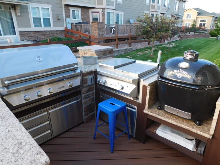 Create A Full Kitchen For Your Deck Space | Custom Decks